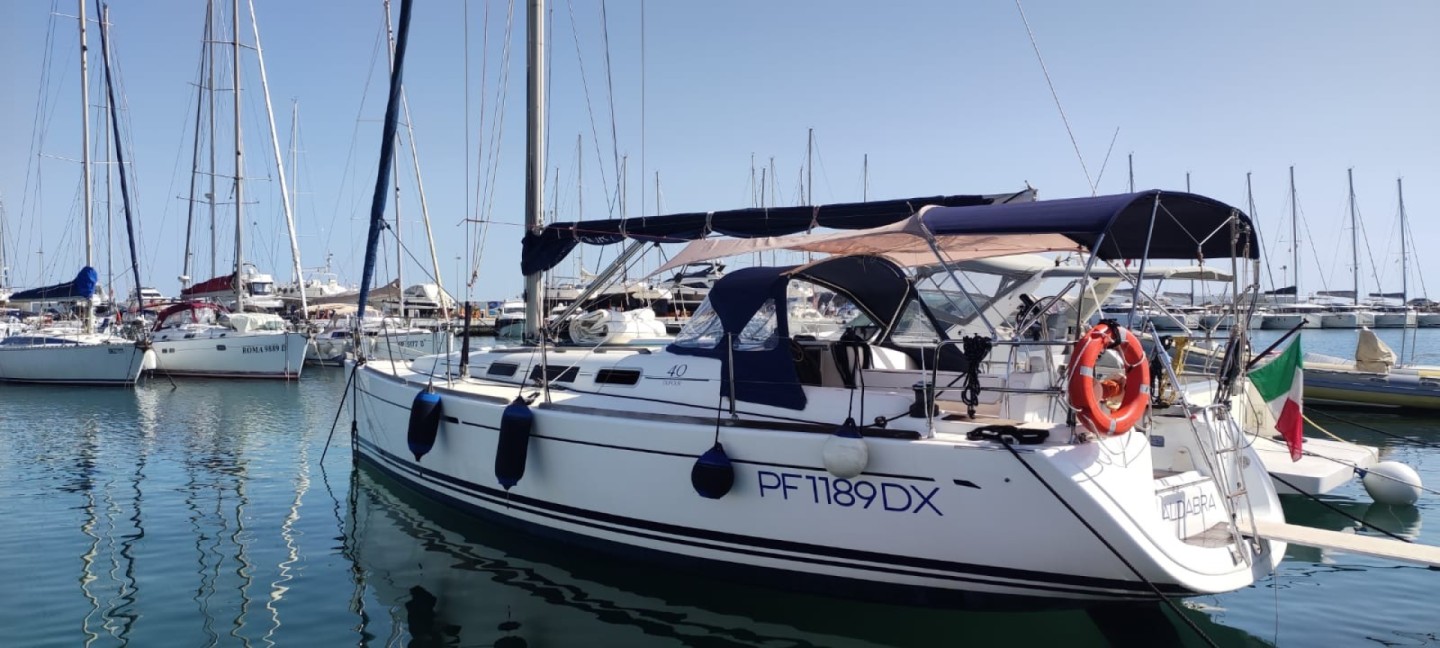 Rent a Sailboat Dufour 40 Performance in Marsala | SamBoat