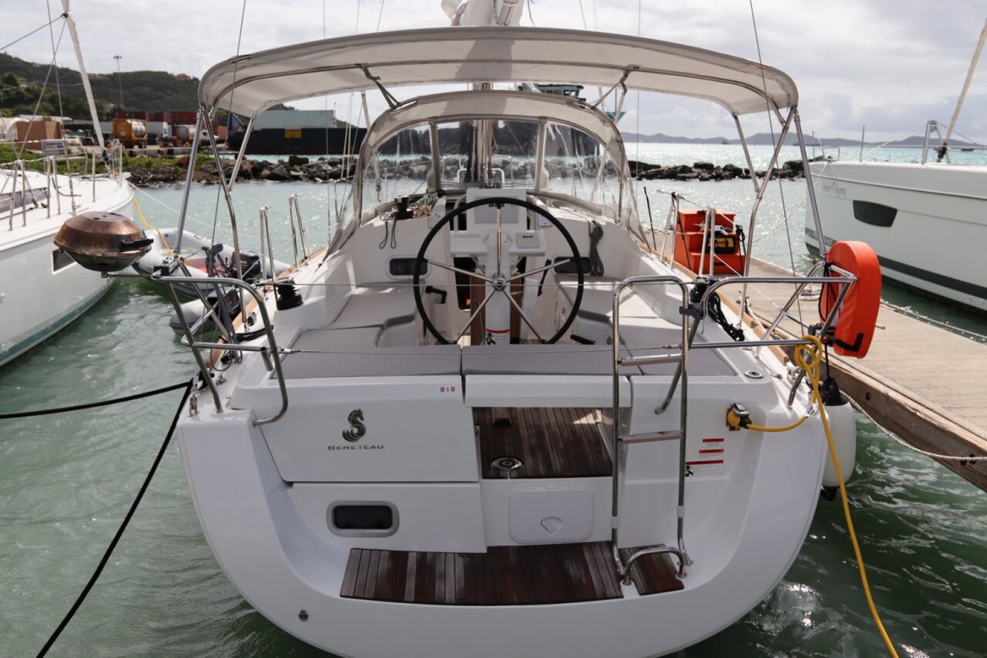 Rent a Sailboat Bénéteau Oceanis 31 in Road Town (Chilli) | SamBoat