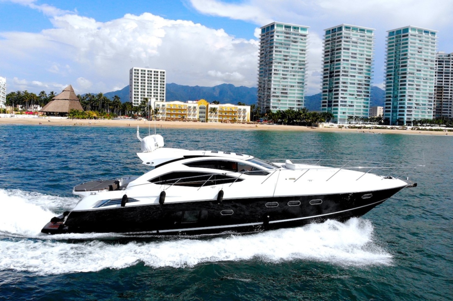 Rent a Luxury Yacht Sunseeker Predator 64 in Marina Vallarta | SamBoat