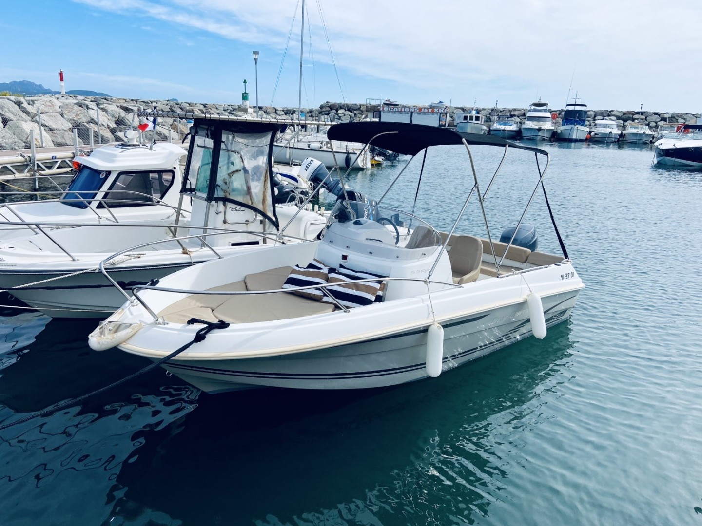 Rent a Motorboat Quicksilver Activ 535 Open in Saint-Aygulf | SamBoat