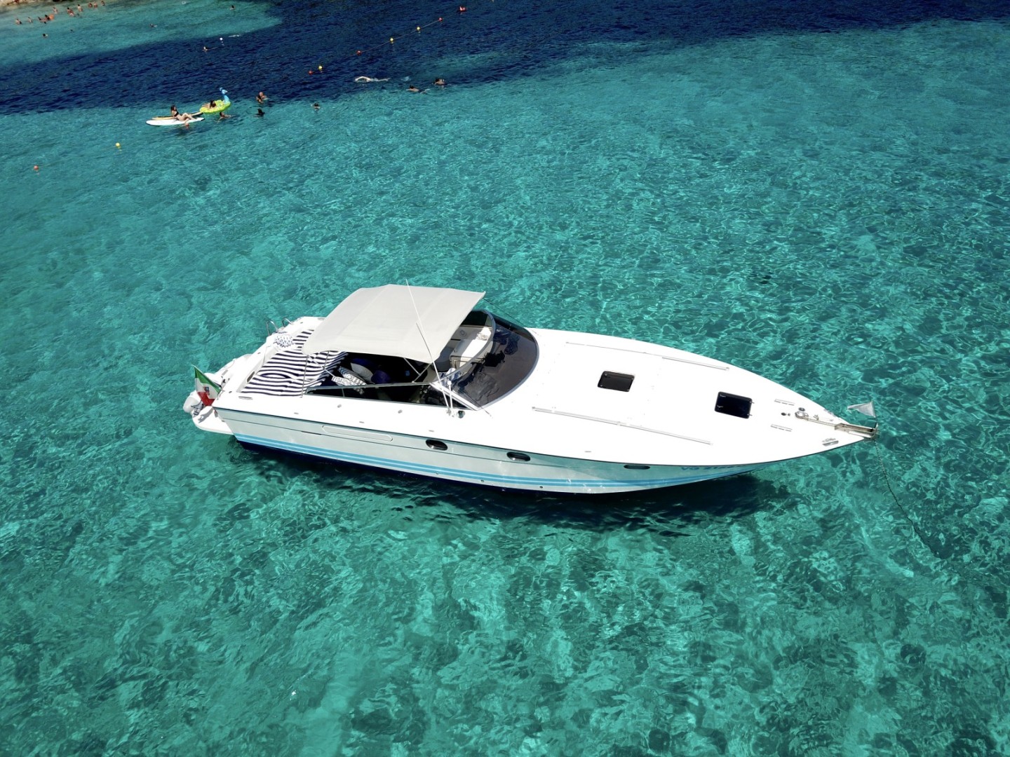 Rent a Motorboat Baia B 40 in Sanremo | SamBoat