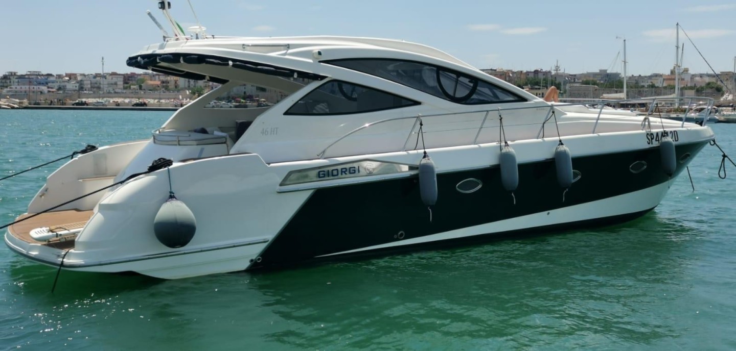 Rent a Motorboat Giorgi Ht46 in Marzamemi (Rebecca) | SamBoat
