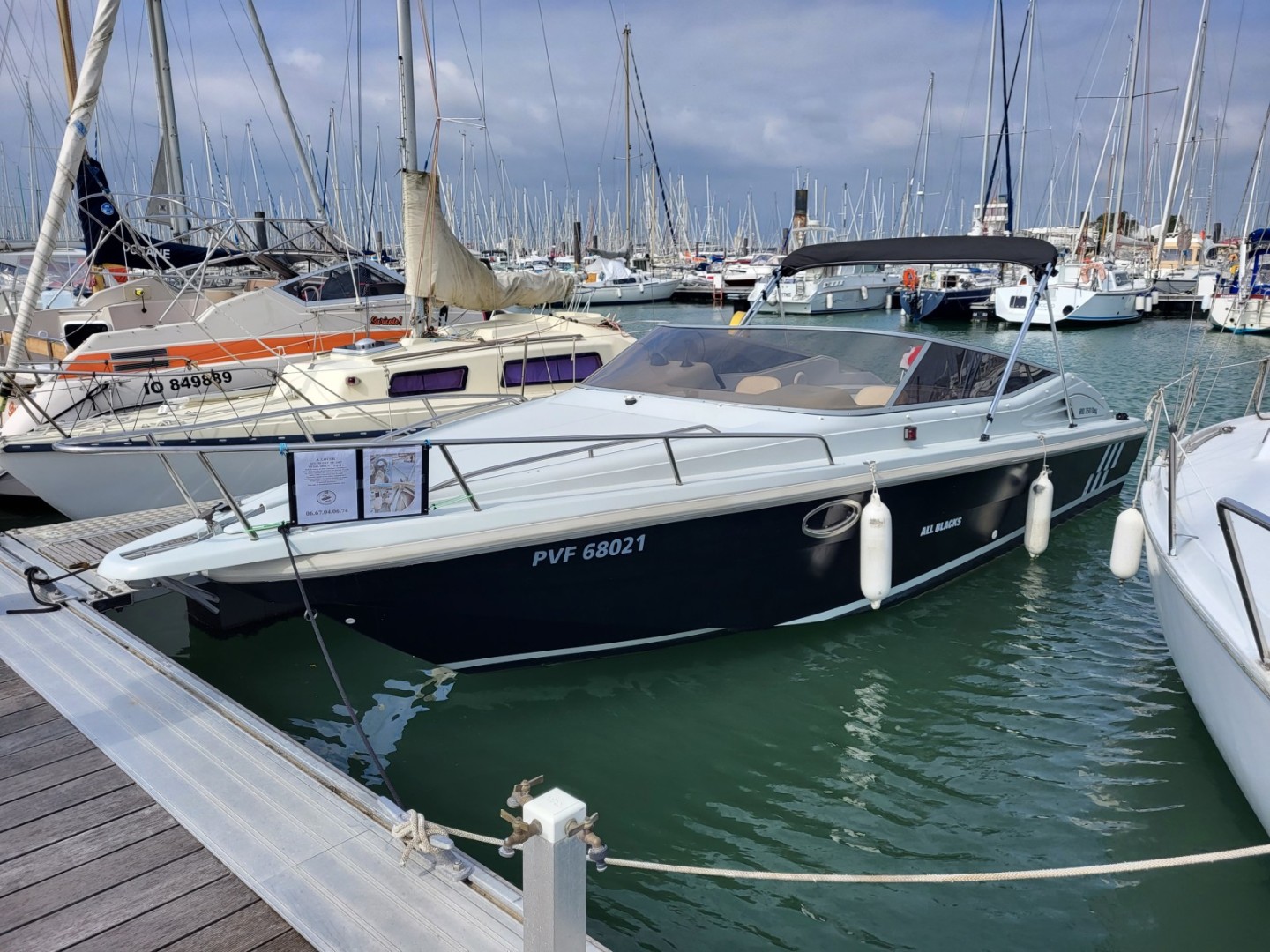 Rent a Motorboat Rio-Iberica rio 750 day in Les Minimes (ALL BLACKS ...