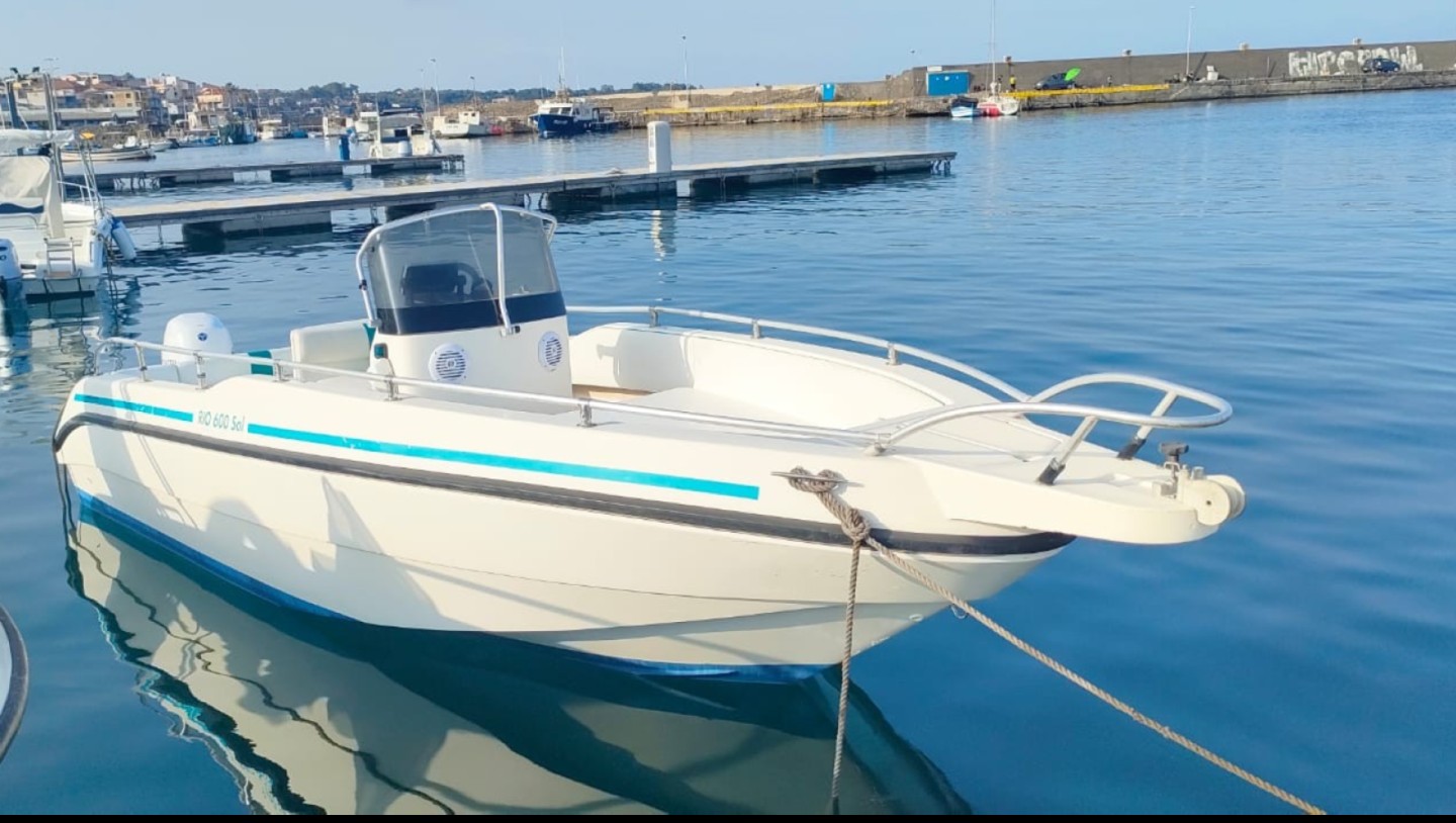 Rent a Motorboat Rio 600 in Acitrezza (Rio 600) | SamBoat
