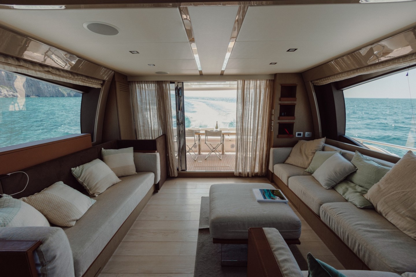 Rent a Luxury Yacht Ferretti 70 in Sorrento (Ferretti 70) | SamBoat