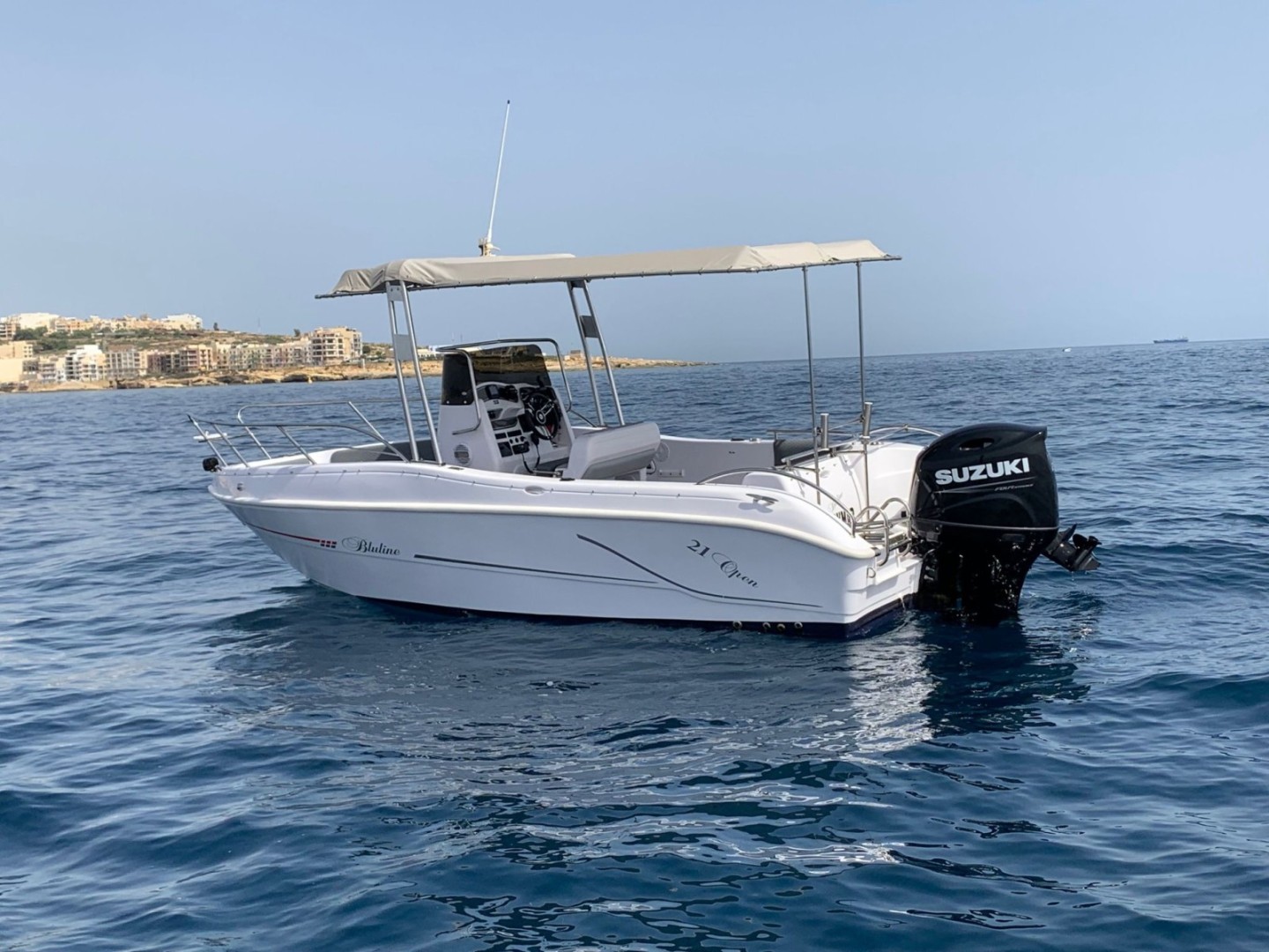Rent a Motorboat Bluline 21 Ft Open in Tas-Sliema (21 Open motor boat ...