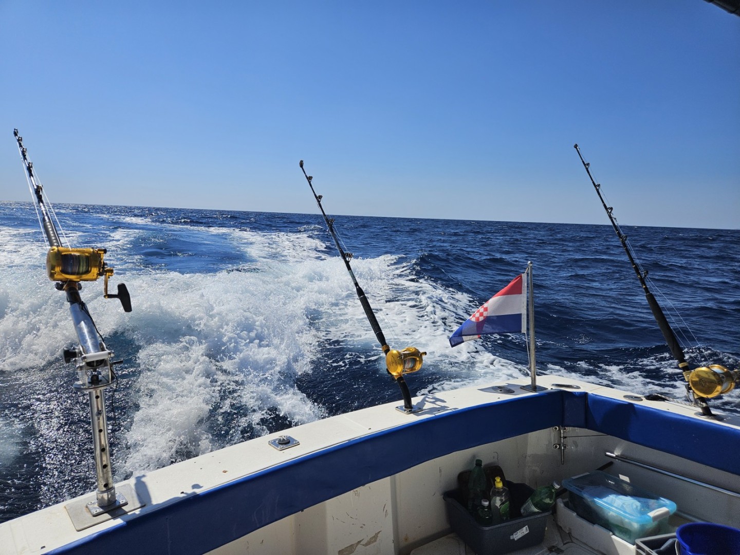 Rent a Motorboat Luhrs 27 Fishing in Primosten (Mali Sjor) | SamBoat