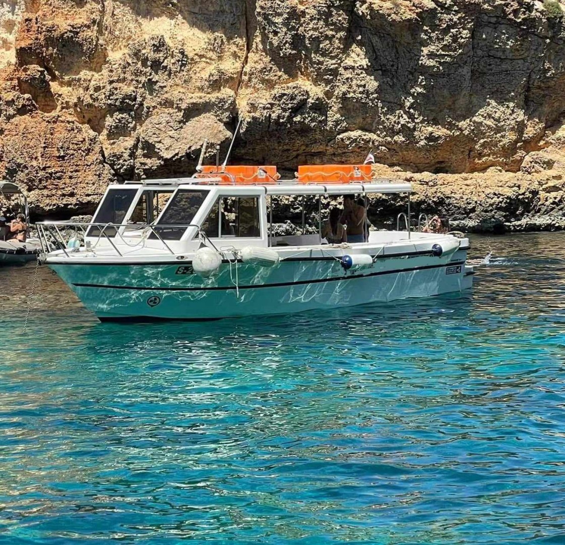 rent-a-motorboat-custom-made-speed-boat-9-07m-in-irkewwa-samboat