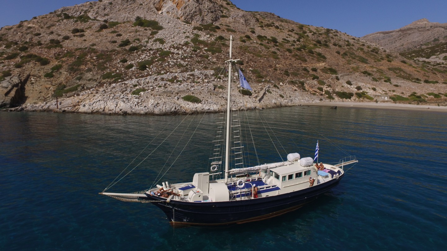 Rent a Sailboat Custom Made Traditional Boat 66ft in Ateny | SamBoat