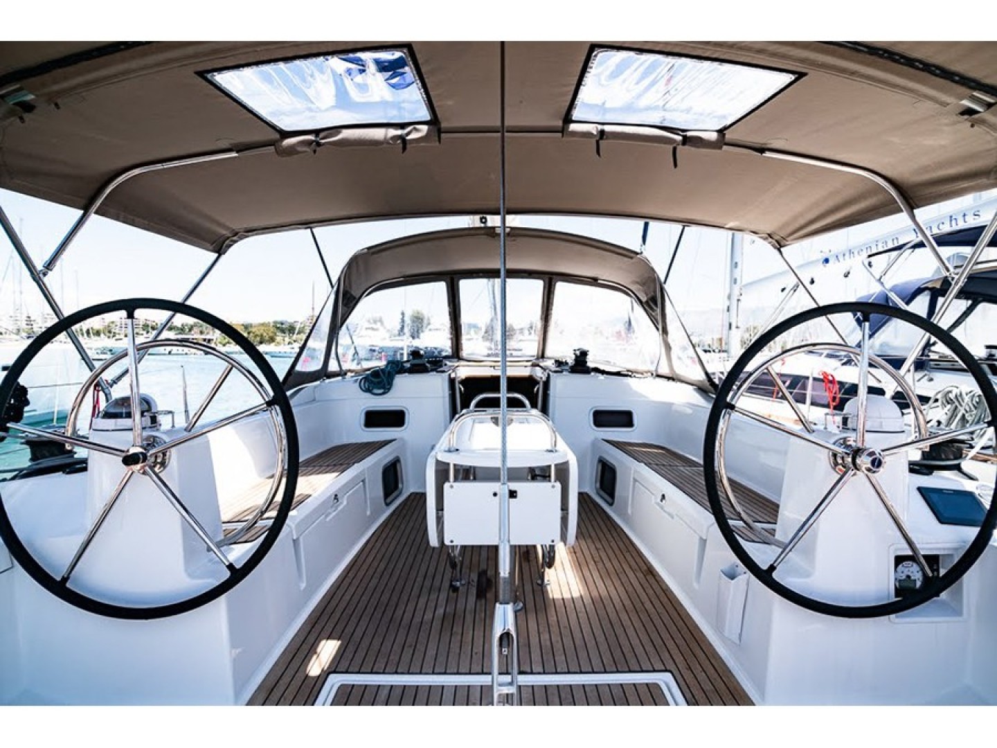 Rent a Sailboat Jeanneau Sun Odyssey 519 in Paros (wyspa) (Pinta) | SamBoat