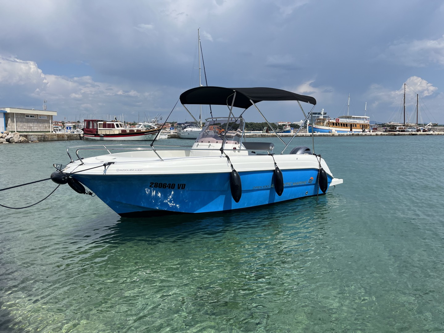 Rent a Motorboat Atlantic Marine 530 in Vodice | SamBoat