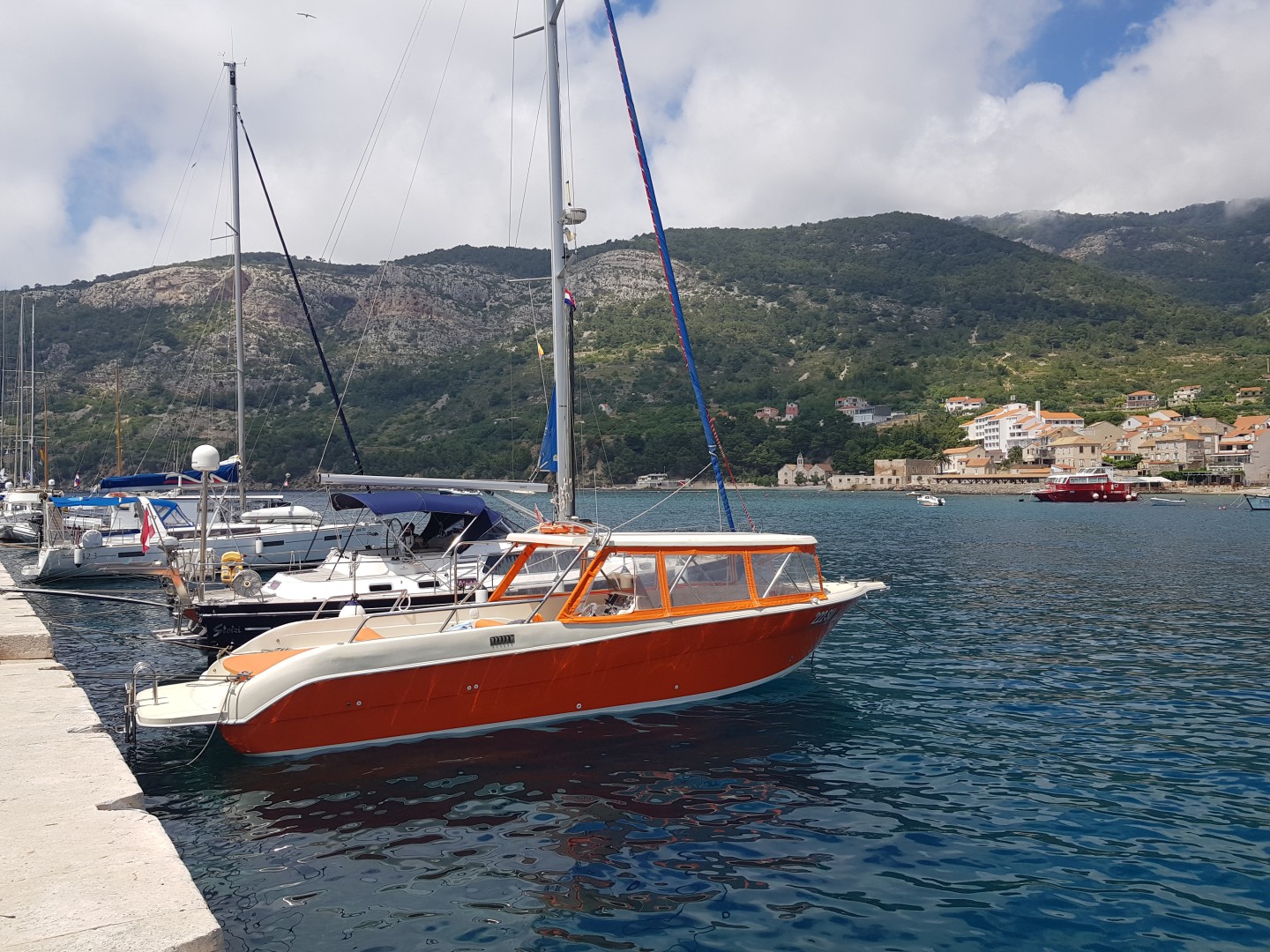 Rent a Motorboat Enzo 35 in Supetar (Enzo 35) | SamBoat