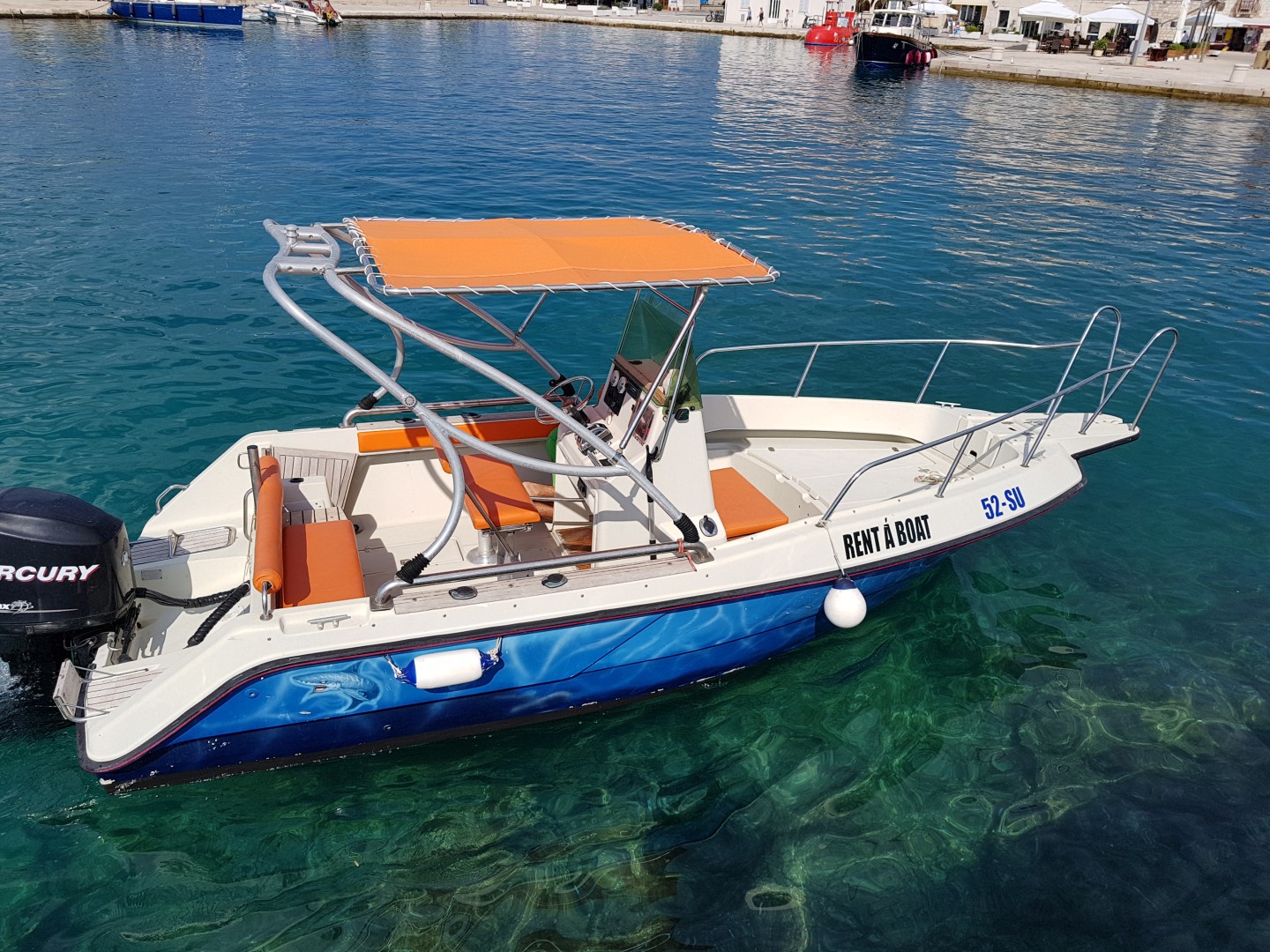 Rent a Motorboat Enzo 35 in Supetar (ELAN 20 CC (1)) | SamBoat