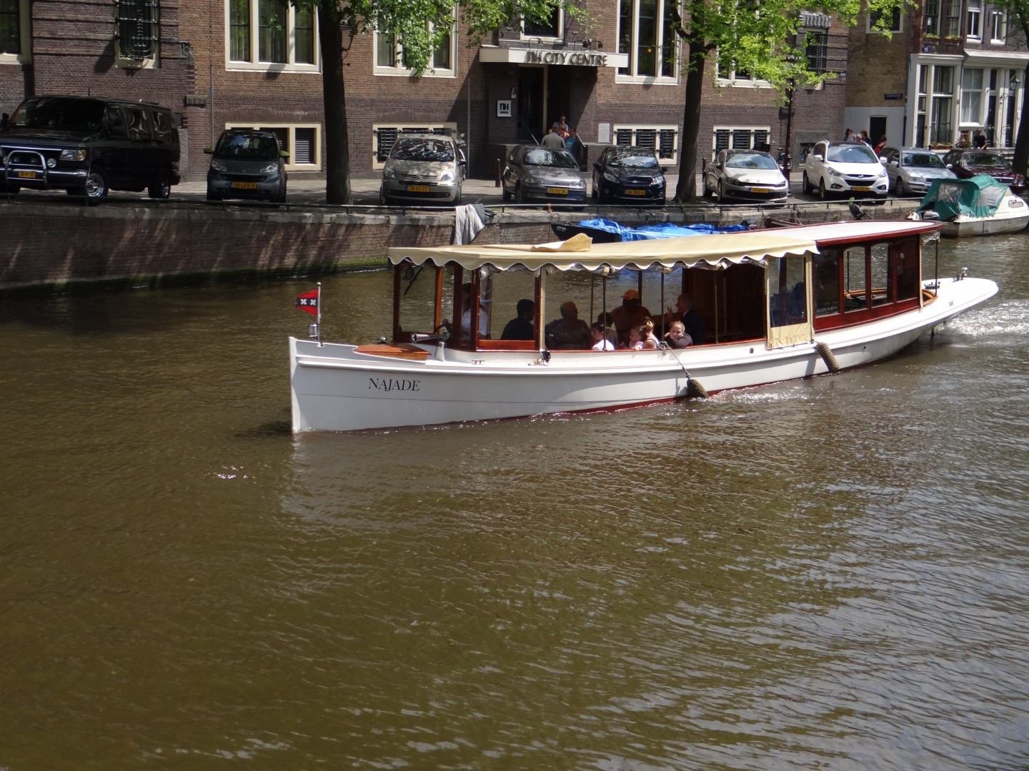 Rent a Houseboat Custom Made slender saloon boat in Amsterdam (Najade ...