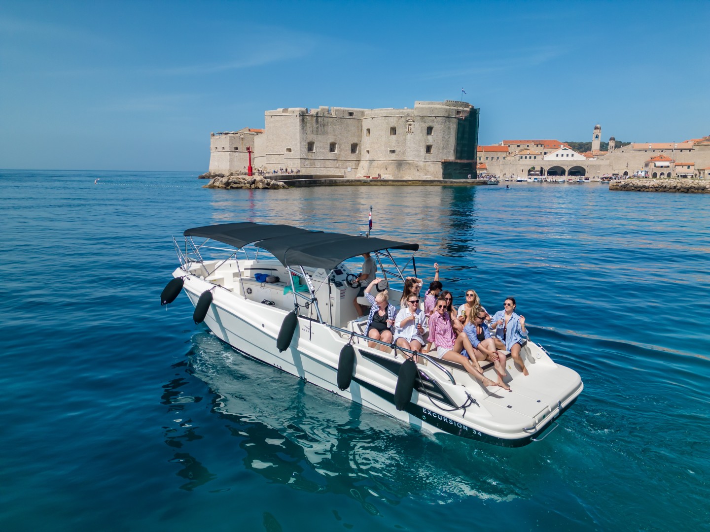 Rent a Motorboat Mercan Excursion 34 in Cavtat | SamBoat