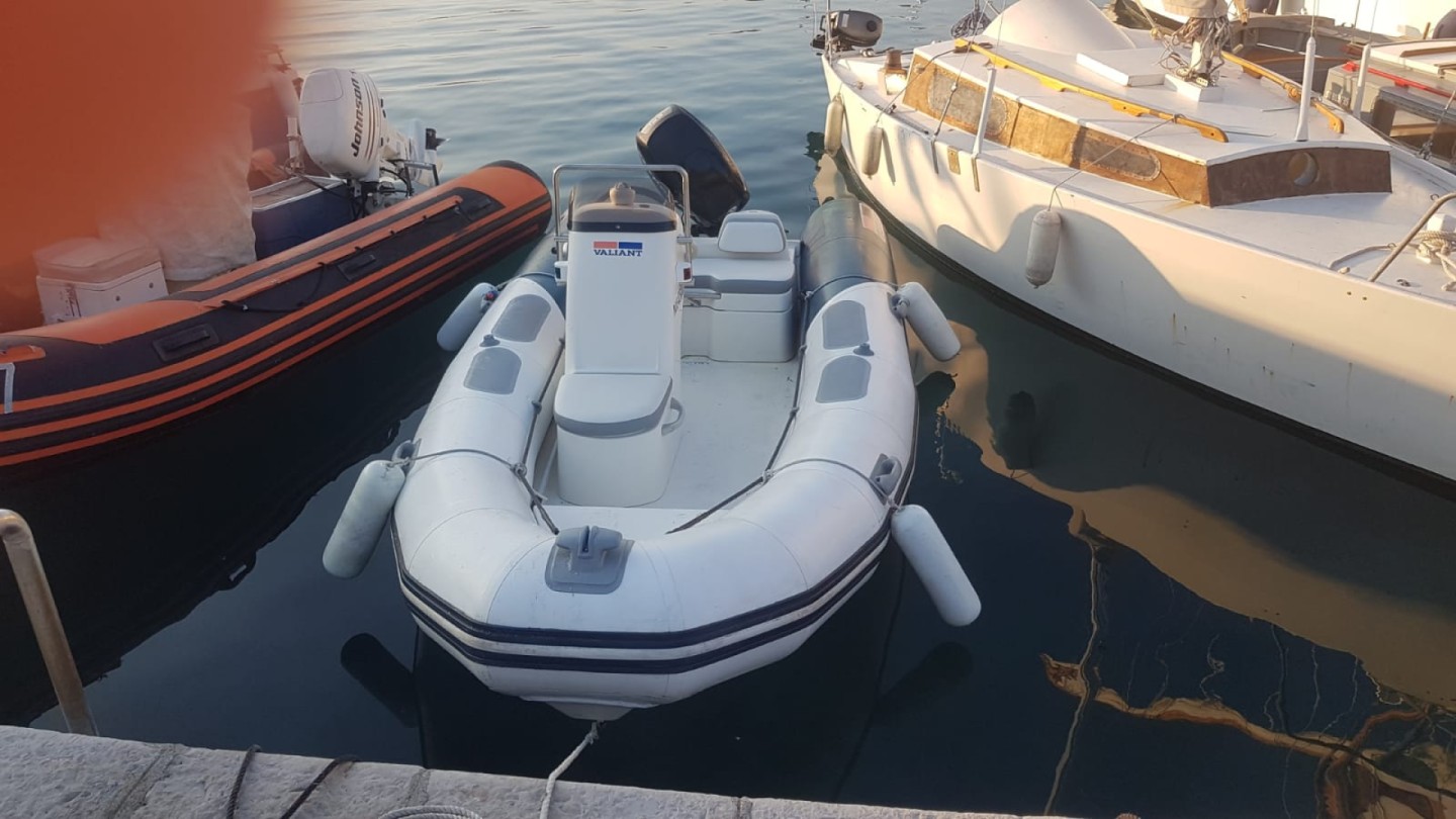 Rent a RIB Valiant Sport 450 in Saint-Laurent-du-Var (Valiant sport ...