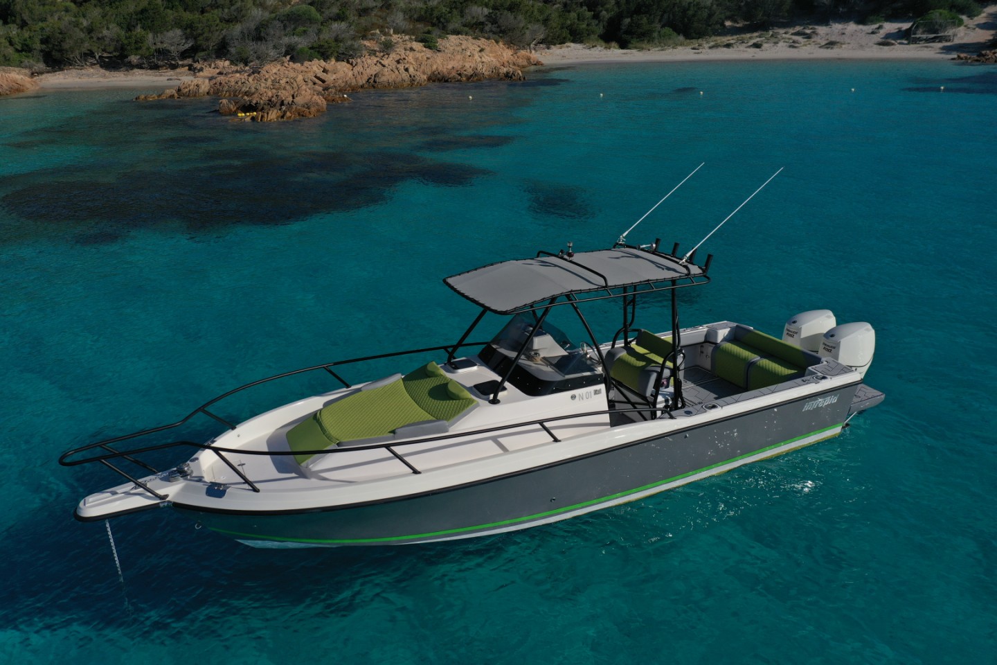 Rent a Motorboat Intrepid 28 walkaround in La Maddalena (Grogu Intrepid ...