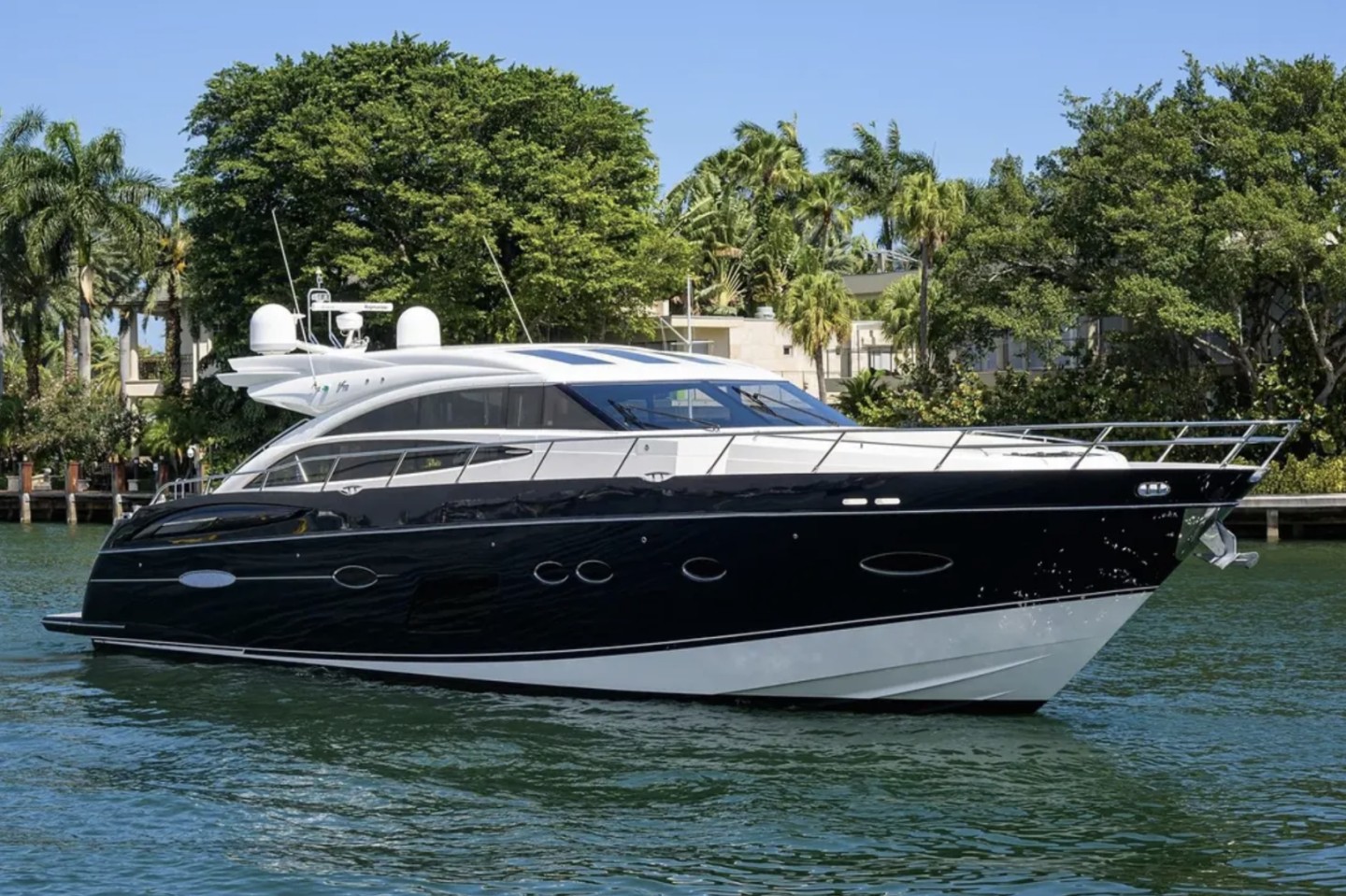 Rent a Luxury Yacht Princess 72 Fly in Gustavia (Balbek) | SamBoat