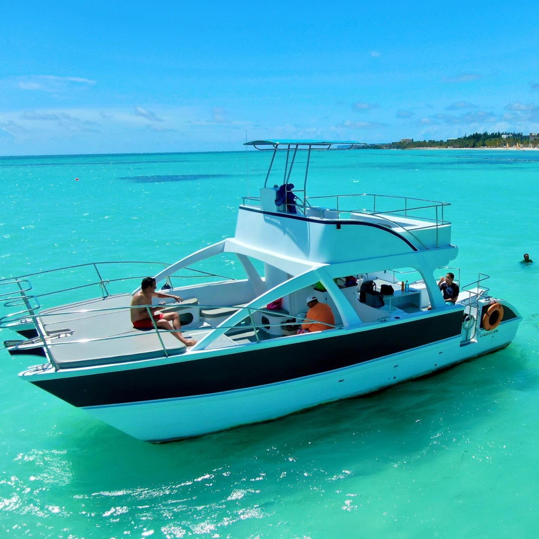 Rent a Luxury Yacht Funcat 3400 in Punta Cana (Funcat Catamaran) | SamBoat