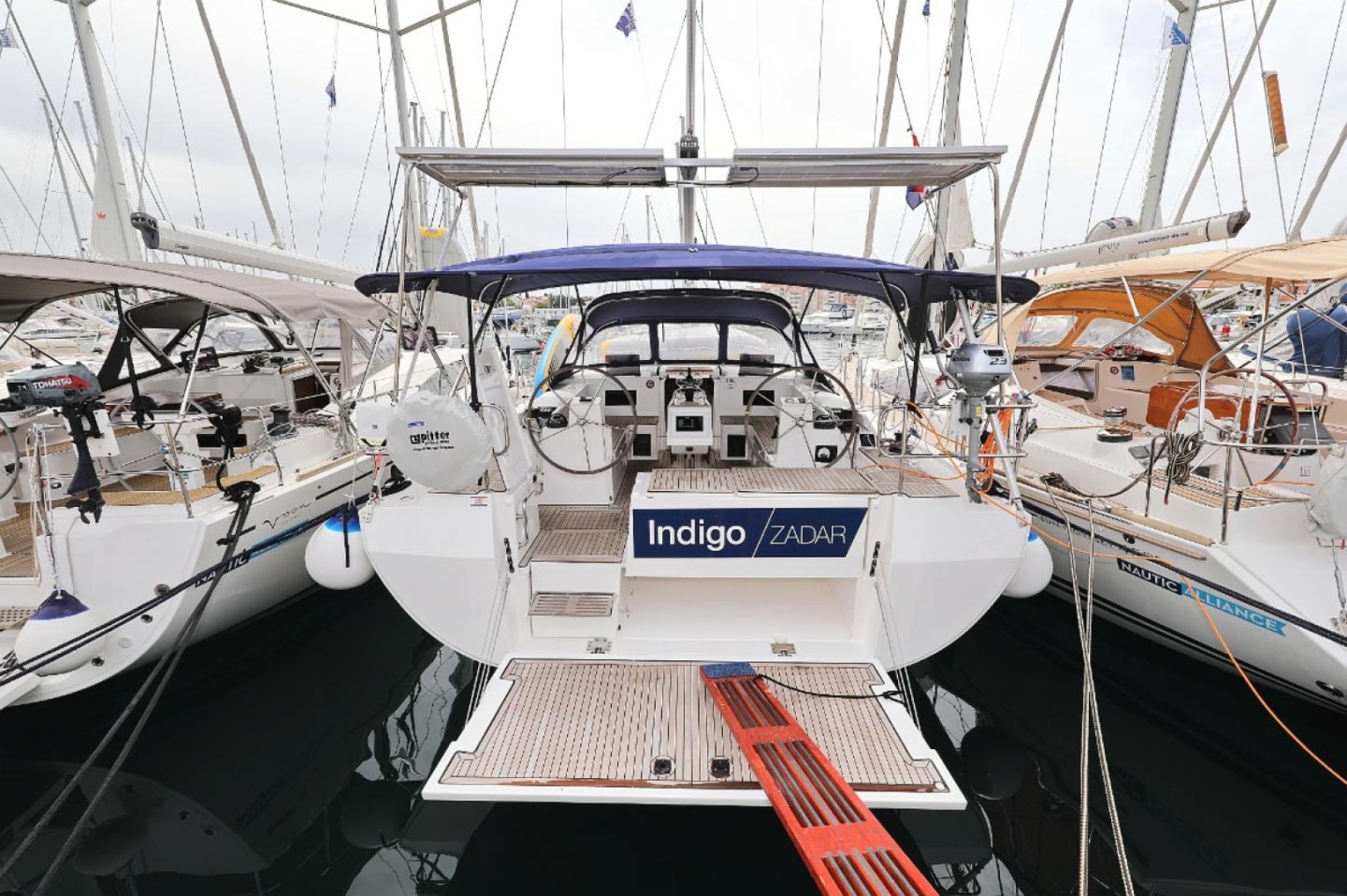 Rent a Sailboat Bavaria C45 Holiday in Jezera (Indigo) | SamBoat
