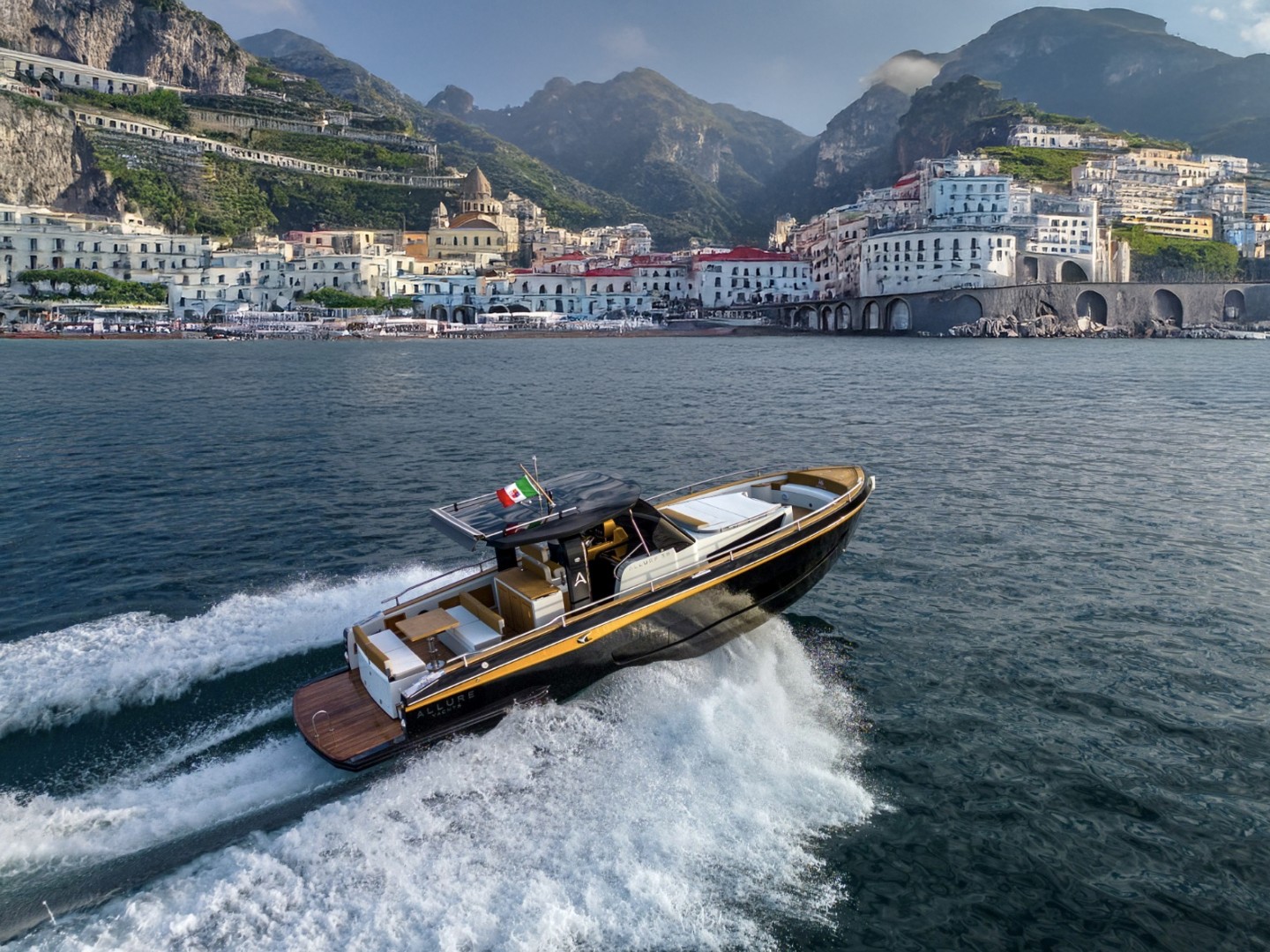 Rent a Motorboat Allure 38 in Porto di Amalfi Marina Coppola (T-Gold ...