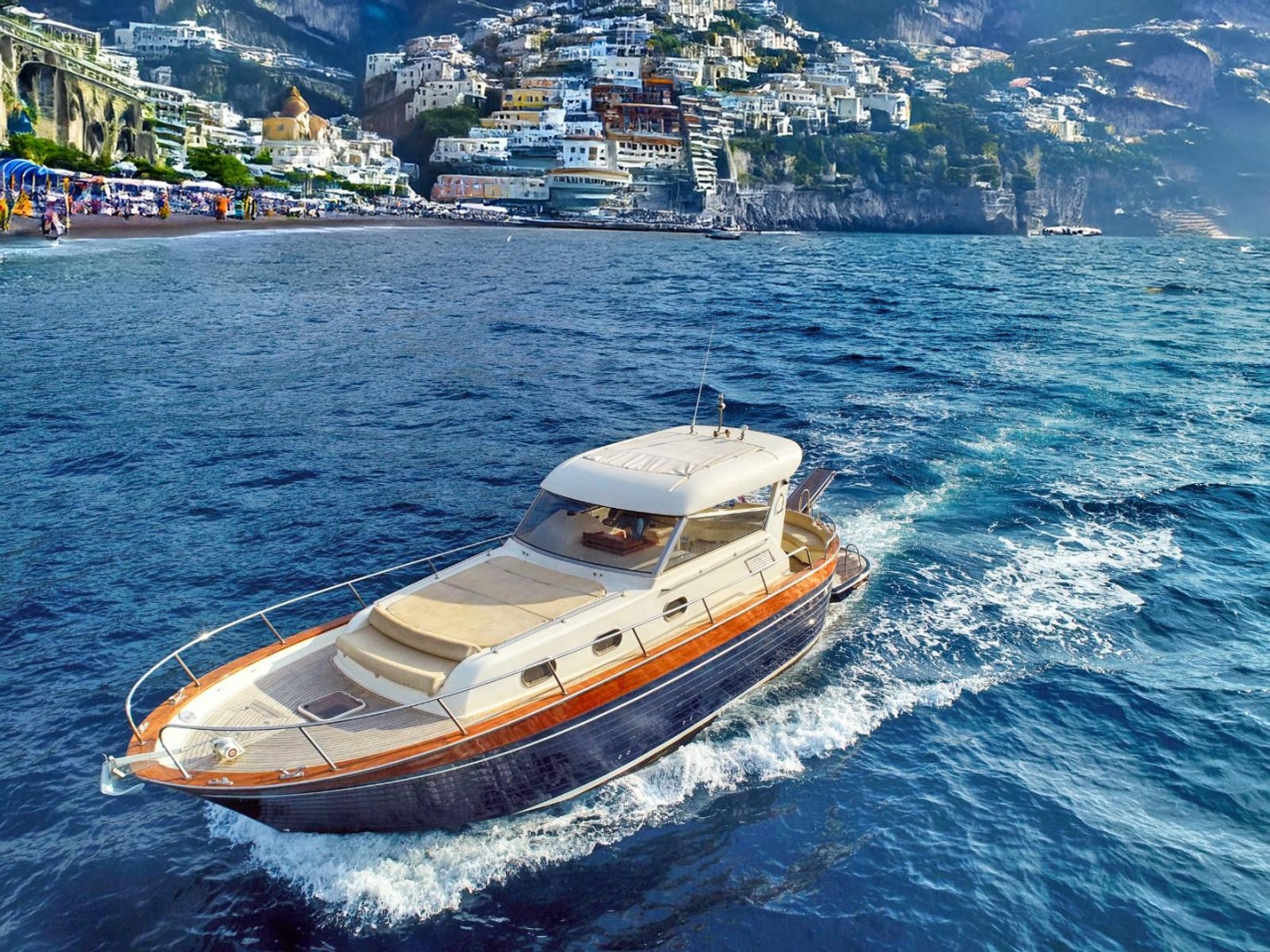 Rent a Motorboat Gozzo Apreamare 38 Cabin in Positano (Verrerie) | SamBoat