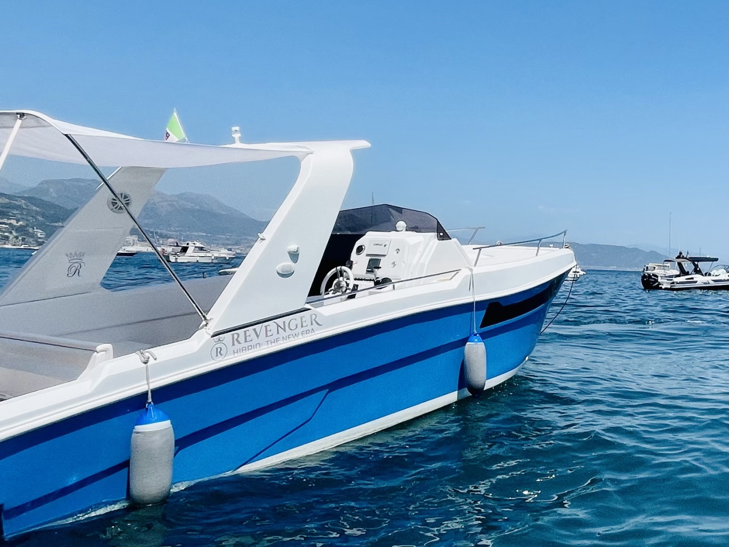 Rent a Motorboat Revenger HYBRID 24.10 WA in Marina d'Arechi (LADY MARY ...