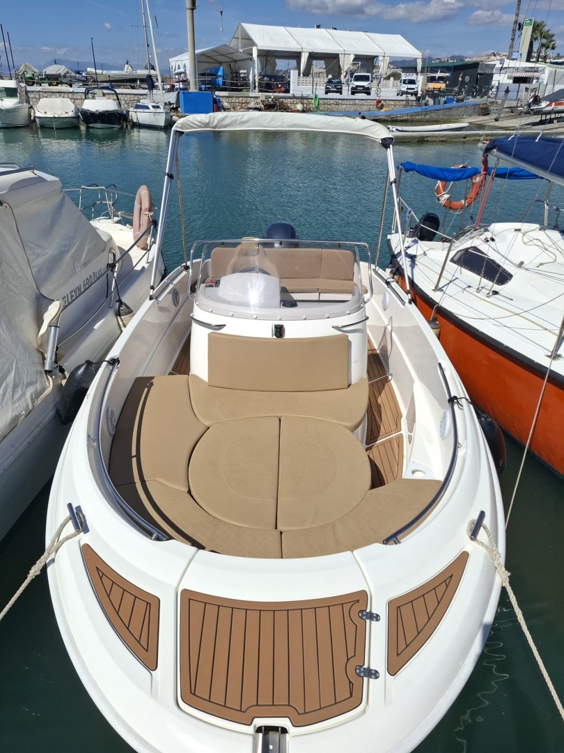 Rent a Motorboat Aqua 620 in Puerto Deportivo De La Duquesa (Aqua 620 ...