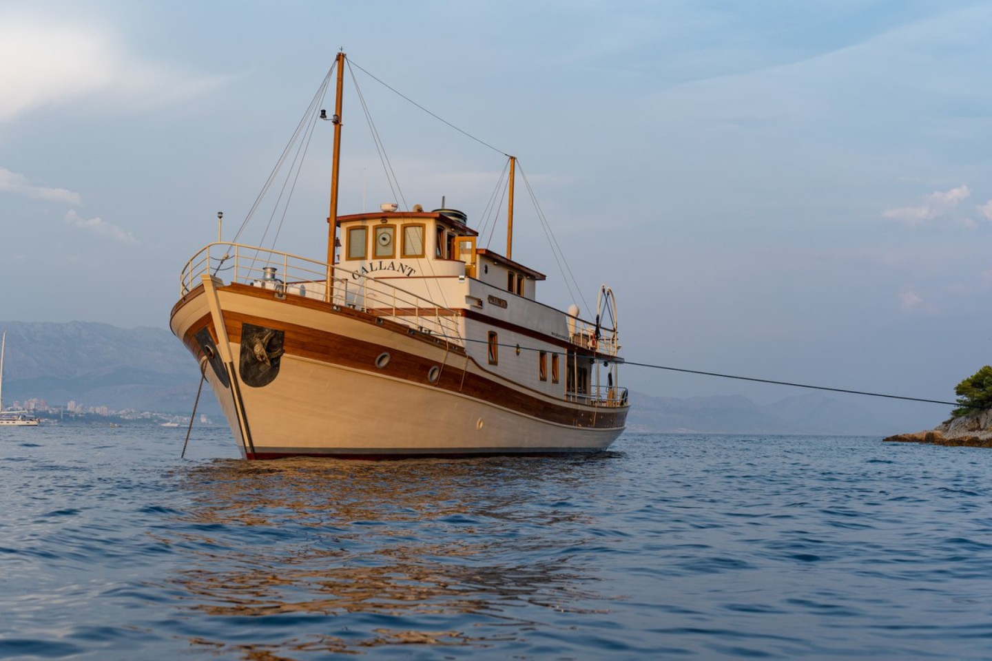 Rent a Luxury Yacht Custom Made Gallant in Split (Gallant) | SamBoat