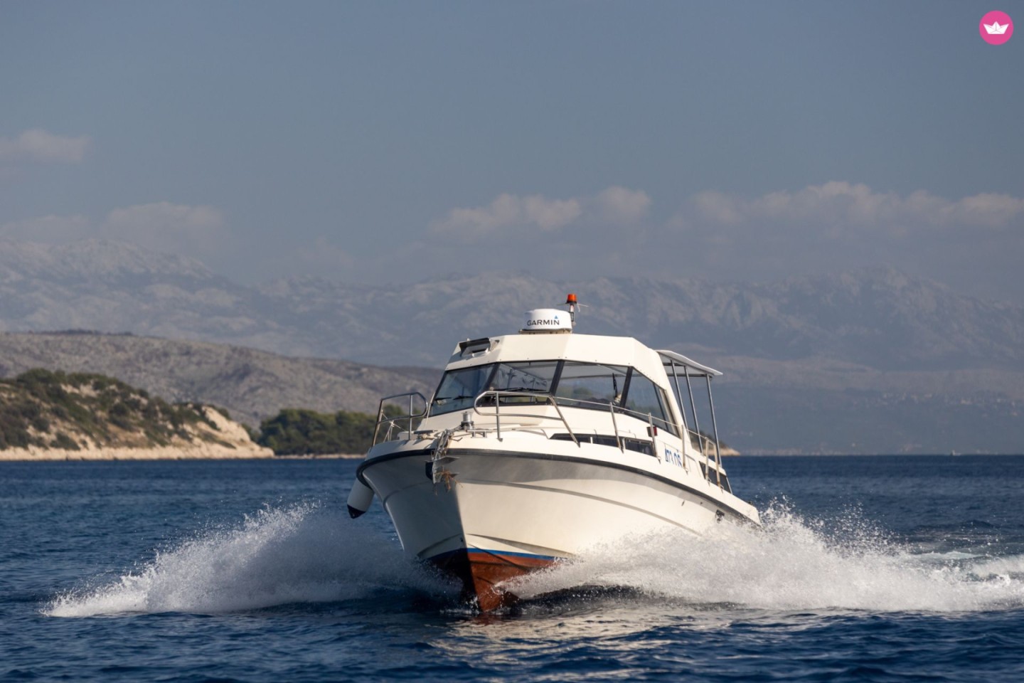 Rent a Motorboat Fjord 880 Tourer in Sumpetar (Perla Bianca) | SamBoat