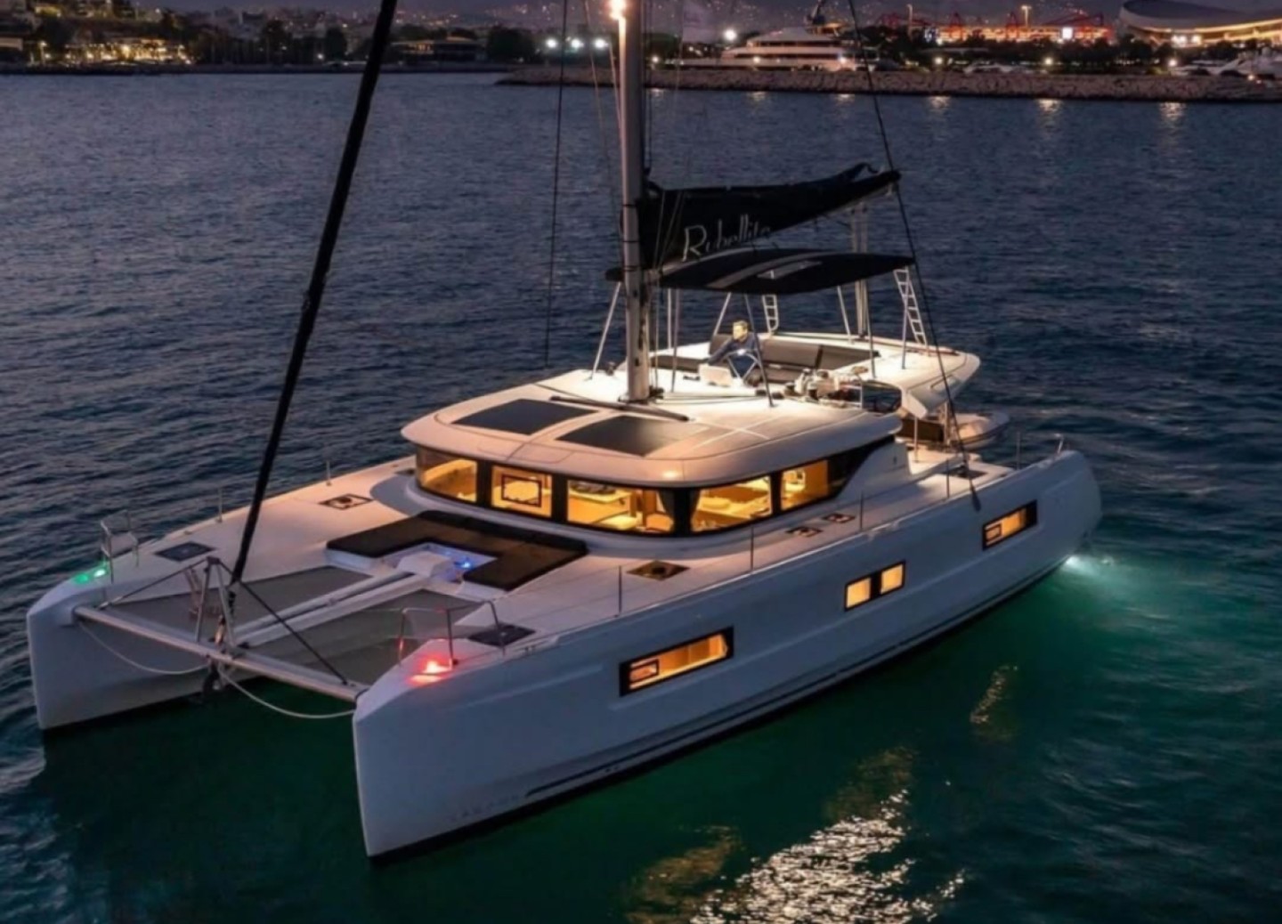 Rent a Catamaran Lagoon 46 in Anzio (Lagoon 46 KOSMO) | SamBoat