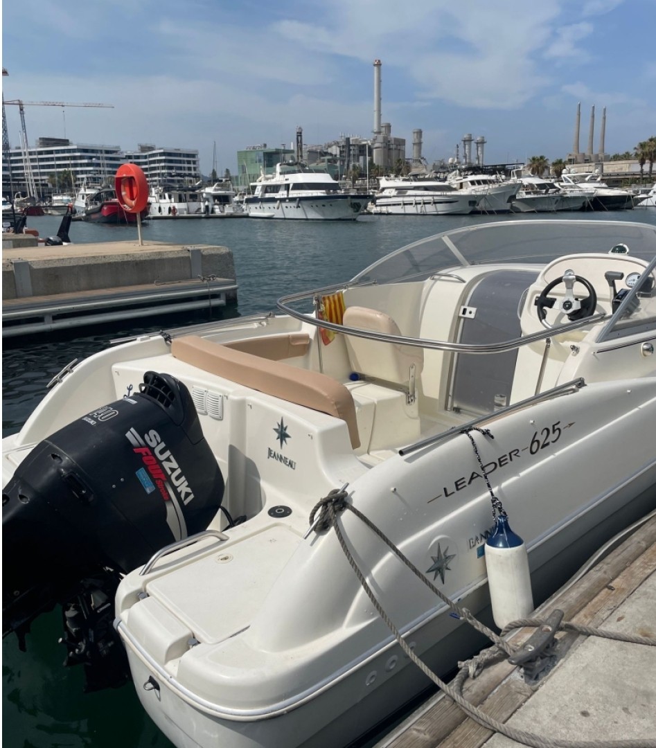 Rent a Motorboat Jeanneau Leader 625 in Palamos (La Encina) | SamBoat