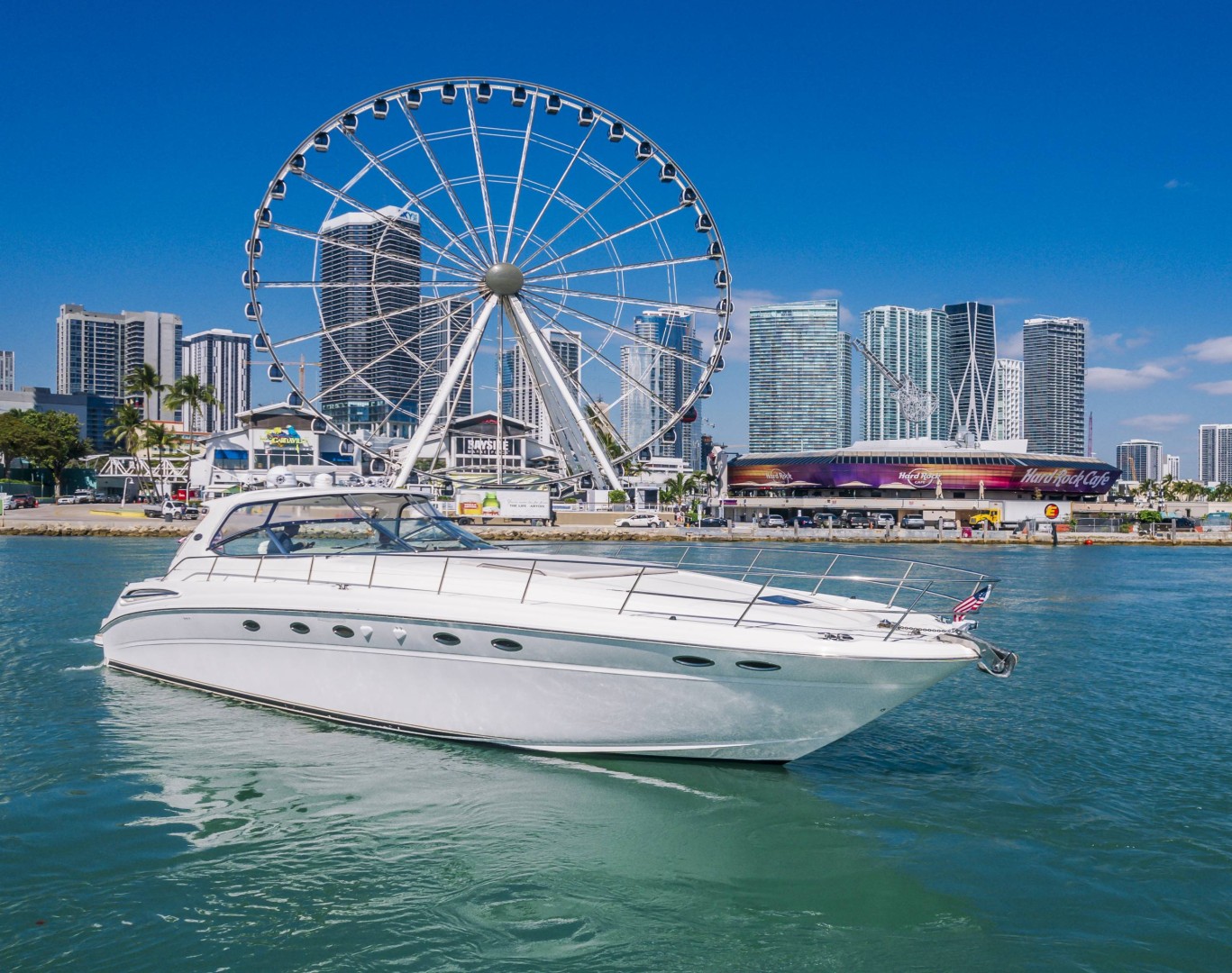 Rent a Luxury Yacht Sea Ray 500 Sundancer in Miami Beach (BLY Sexy Lady ...