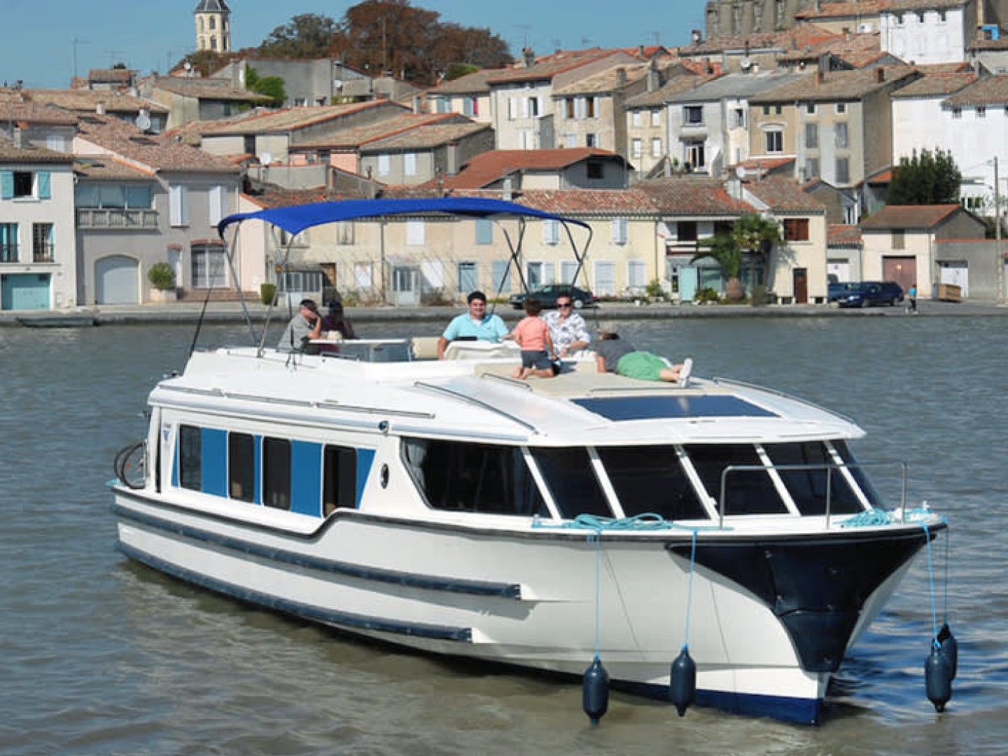 Rent a Motorboat Le Boat Vision3 Master in Portiragnes | SamBoat