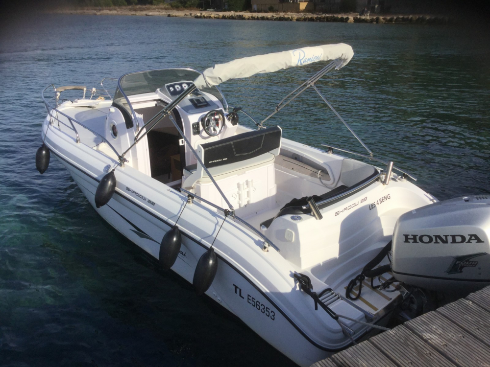 Rent a Motorboat Ranieri Shadow 22 S in Cannes - SamBoat