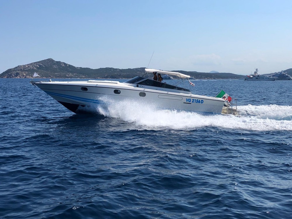 Rent a Motorboat Baia B 40 in Sanremo - SamBoat
