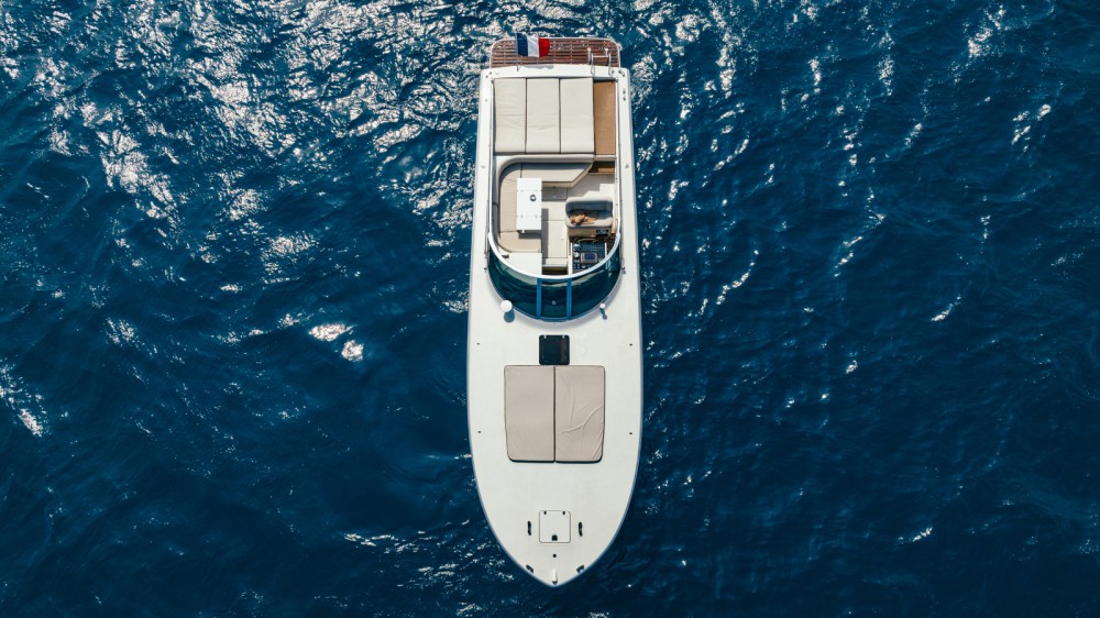 Rent a Motorboat Itama 40 in Cannes (Itama 40) - SamBoat