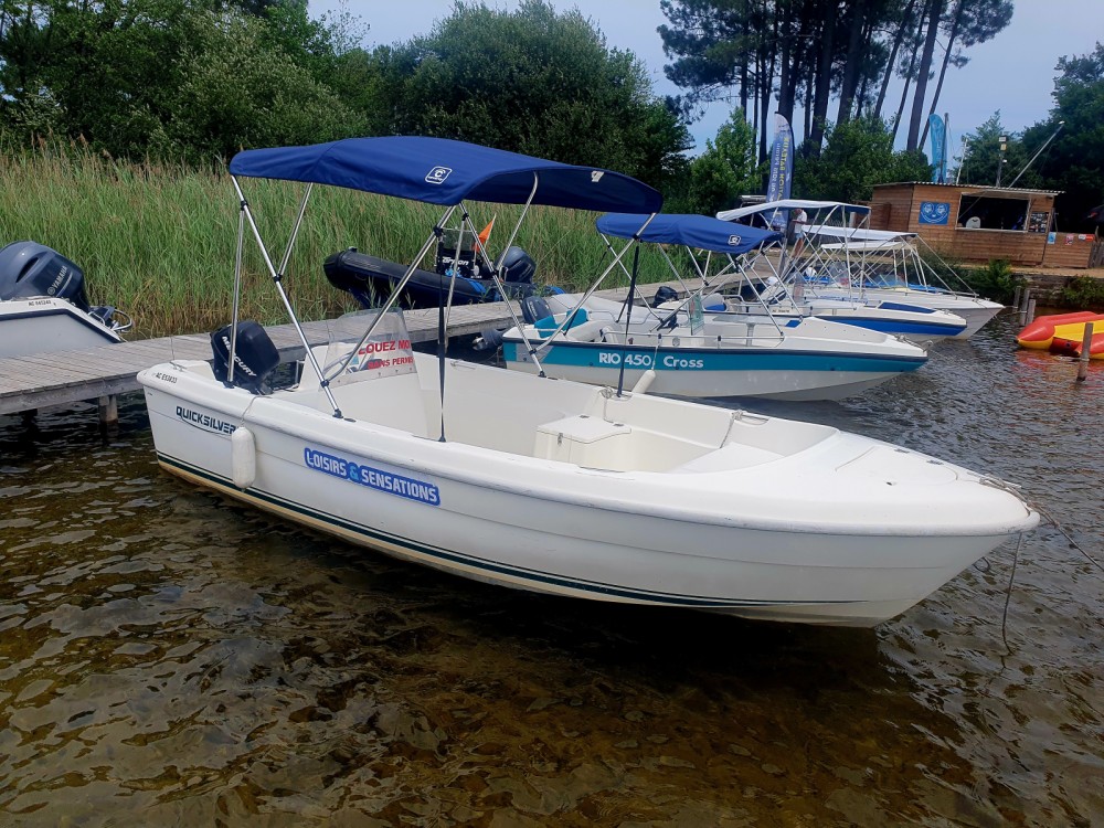 Rent a Motorboat Quicksilver 500 Fish in Parentis-en-Born - SamBoat