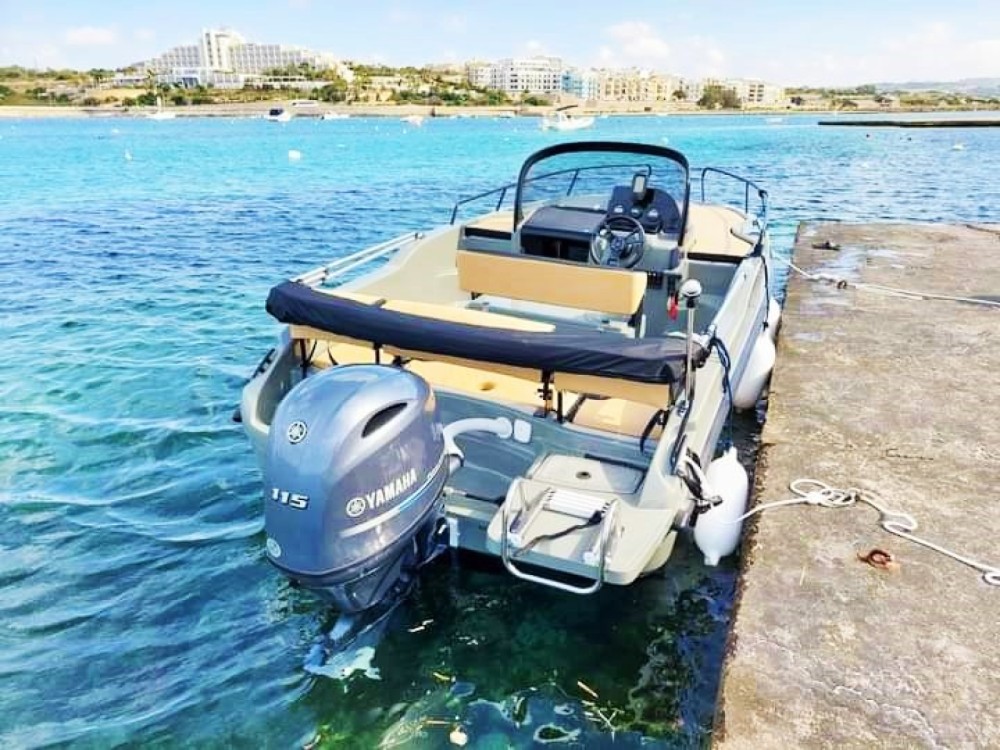 Rent a Motorboat Nireus Ω53 Elegance in Qawra - SamBoat