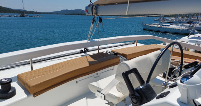 Dufour Catamarans 48 - Specs, layout & video | SamBoat