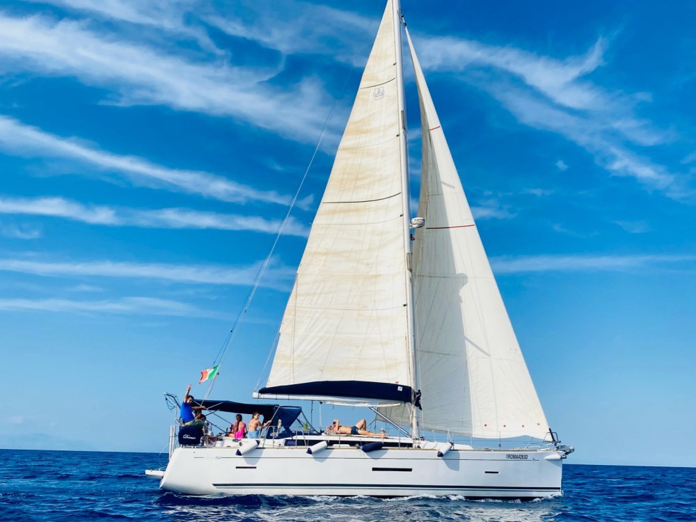 Dufour 450 Grand Large - Specs, layout & video | SamBoat