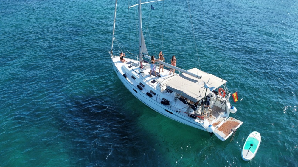 Bavaria 40 Cruiser - Specs, layout & video | SamBoat