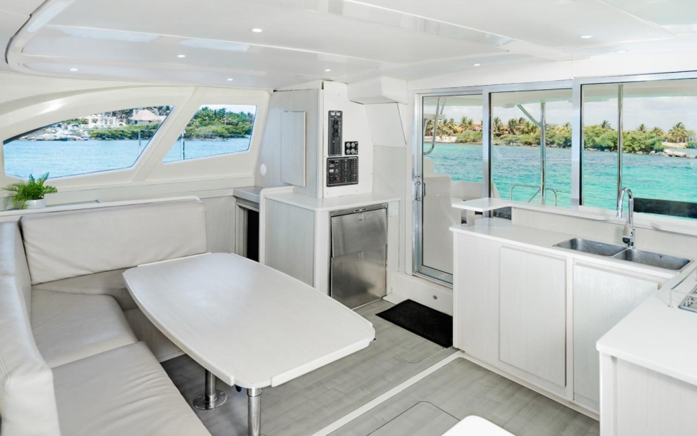 Leopard 44 - Specs, layout & video | SamBoat