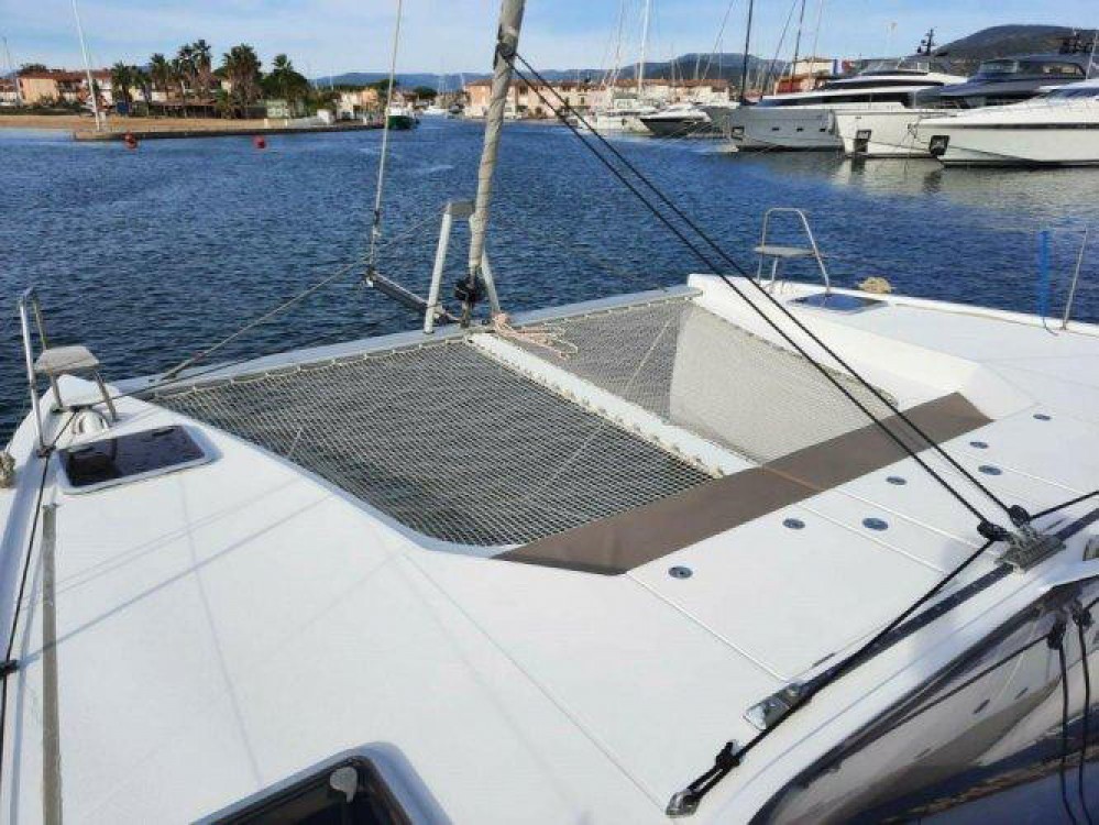 Nautitech 40 Open - Specs, layout & video | SamBoat
