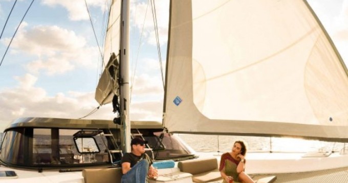 Nautitech 40 Open - Specs, layout & video | SamBoat
