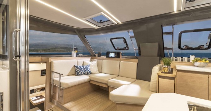 Nautitech 40 Open - Specs, layout & video | SamBoat