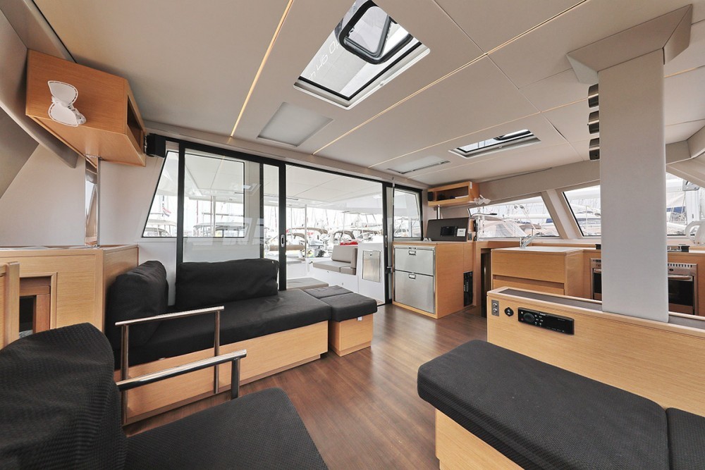 Nautitech 46 Open - Specs, layout & video | SamBoat