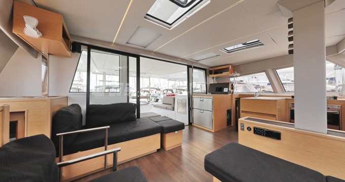 Nautitech 46 Open - Specs, layout & video | SamBoat