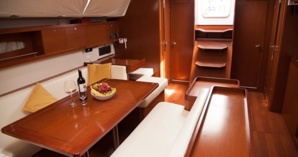 Oceanis 50 Family - Specs, layout & video | SamBoat