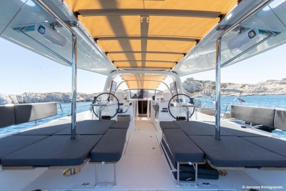 Sun Loft 47 - Specs, layout & video | SamBoat